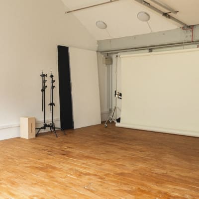 Warehouse Studio with wooden floor for photography and video., london ...