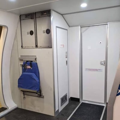 Airplane interior. Large 757 Commercial Airliner available for Filming ...