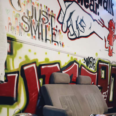 Mechanic Garage with Graffiti room, North Hollywood, CA | Production ...