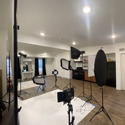 South Side Photo Studio, Chicago, IL | Production | Peerspace