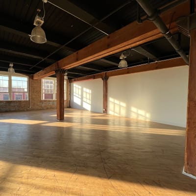 Large Open Concept Chicago Loft with Exposed Beams and Strong Natural ...
