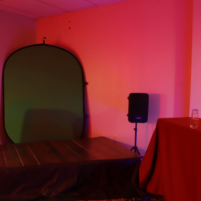 Versatile Multiple Film/Photography Set/Stage/Green Screen and ...