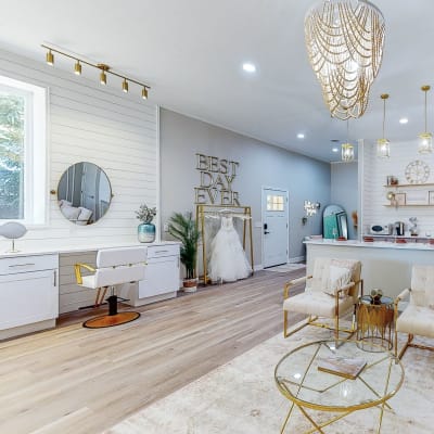 1885 Farms | LUXURY EVENT STUDIO - Salon Stations, Kitchenette, Lounge ...