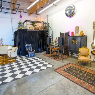 Awesome Westside Video & Photo Studio - 25ft Cyc Wall + Variety of ...