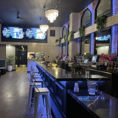 Bar and lounge serving food & drinks in Soma close to Salesforce and ...