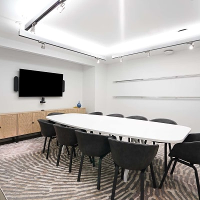 The Circle - Creative Conference Room with TV & Whiteboard Wall, New ...