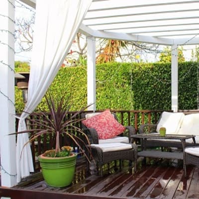 Natural Light, High Ceilings with Private Deck & back yard, Free ...