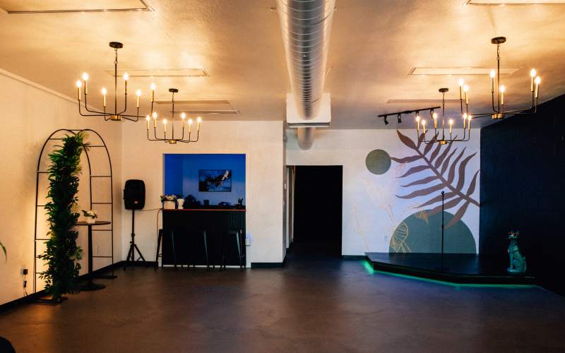 Creative Studio and Gallery Photo Shoots | Hourly Rentals, Newhall, CA ...