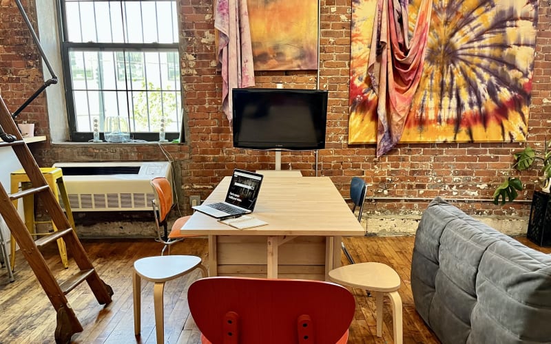 Artsy Studio Space Perfect for Photoshoots and Meetings, Ridgewood, NY ...