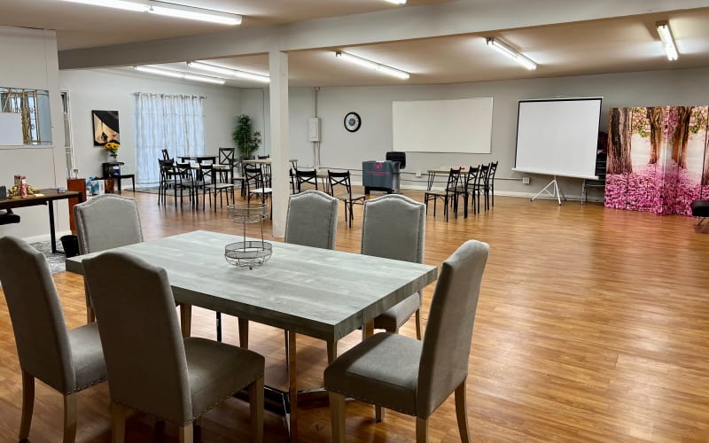Convenient & Cozy Meeting Space + Classroom, Inglewood, CA | Off-Site ...