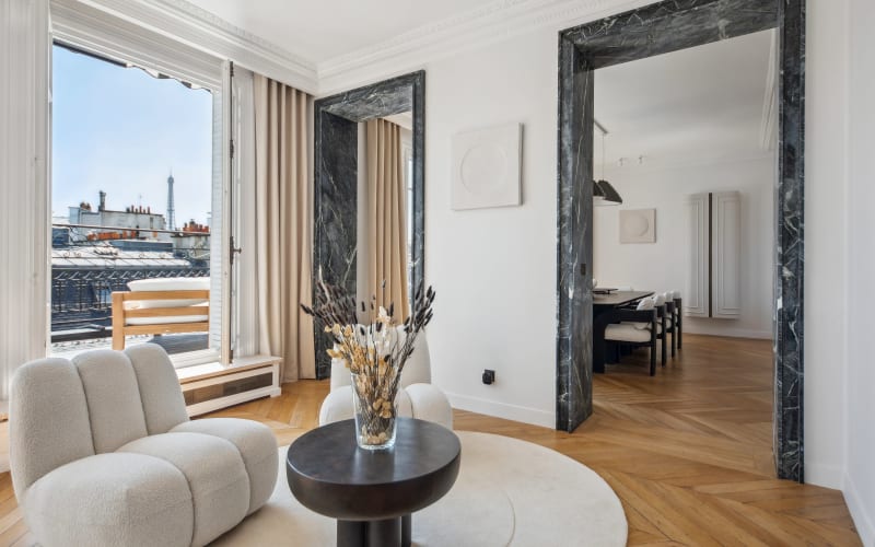 Magnifique Appartement Haussmannien avec terrasse et vue sur la Tour ...