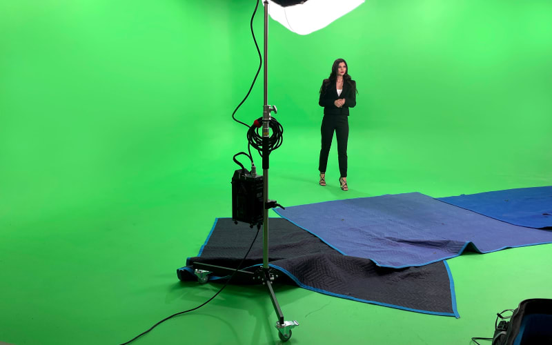 AMAZING Pre-lit Greenscreen Cyc with 6 LED panels in New lux Building ...