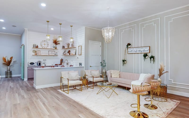 1885 Farms | LUXURY EVENT STUDIO - Salon Stations, Kitchenette, Lounge ...