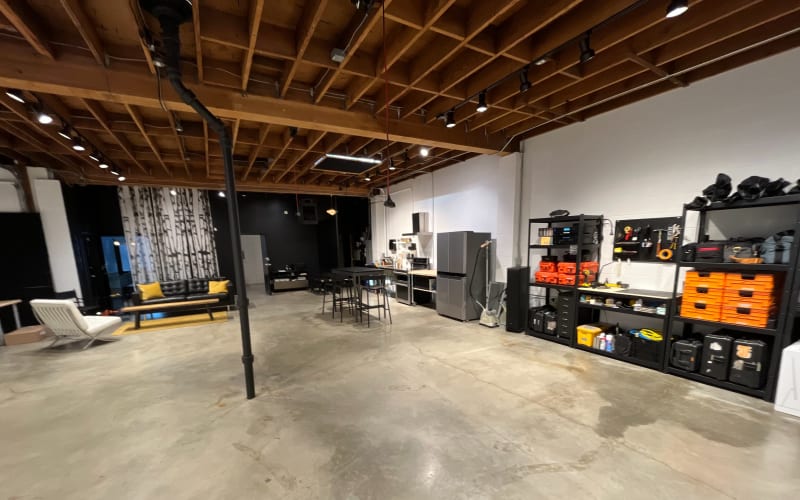 STAGE 9 - clean, modern, black box Studio space rentable by the day ...