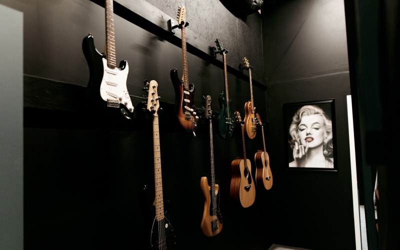 Celebs 1st Choice (hidden) Studio, Natural light or closed off from the ...