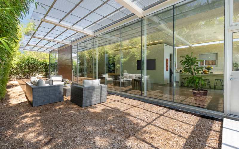 AIA Award-Winning “Eco-Oasis” with Floor-to-Ceiling Windows. Museum ...