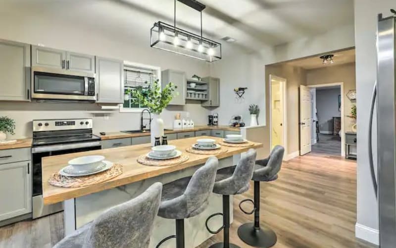 Stylish Apartment with Adequate Outdoor Space for Entertaining and ...