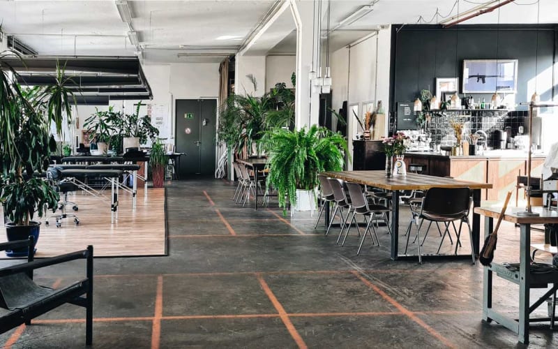 Unique industrial berlin Loft with showkitchen, Berlin | Production ...