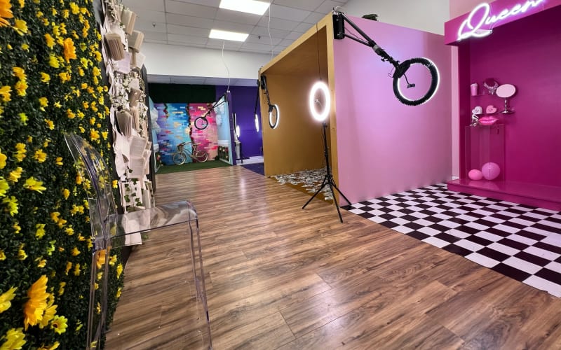 The Selfie Showroom | Selfie Museum & Photography Studio on Northside Jacksonville, Jacksonville ...