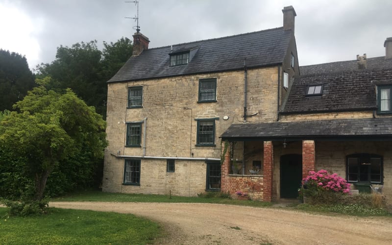 Country Manor House, Frocester | Production | Peerspace