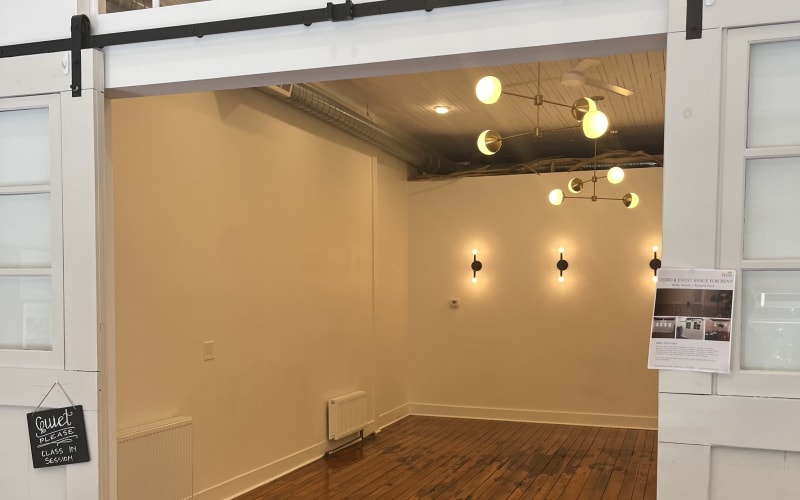 Charming Roland Park Studio, Baltimore, MD | Event | Peerspace
