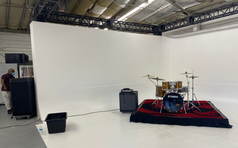 White Cyc Soundstage with Backline in DTLA, Los Angeles, CA ...