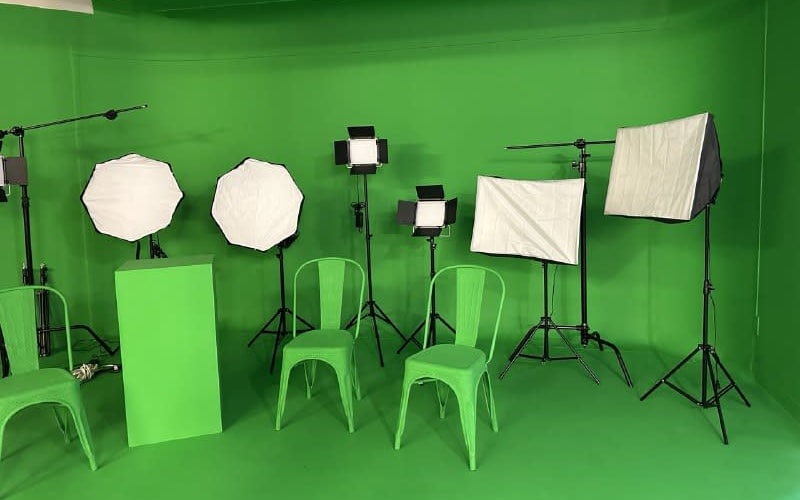 Spacious media production studio: Green Screen, Photo Studio, and Sound ...