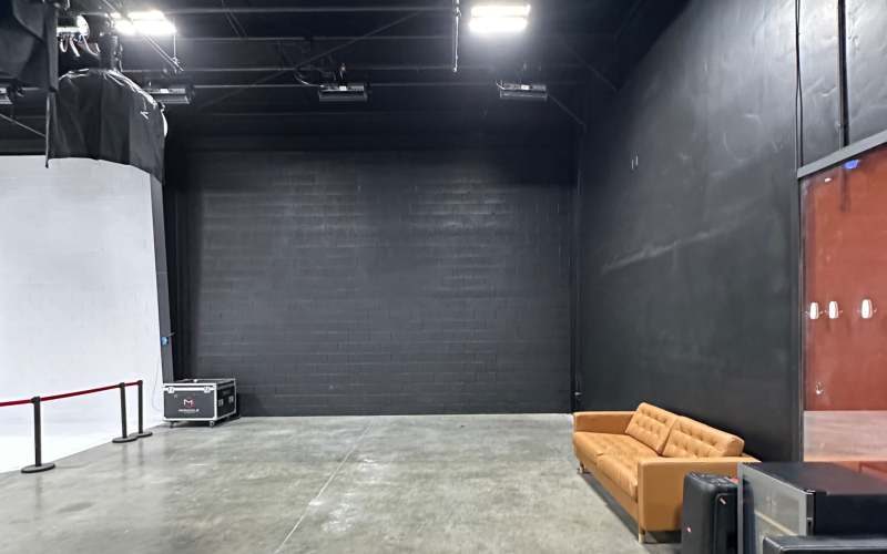 Modern Studio Space with LED Wall, Cyc Wall, and Paper backdrop’s ...