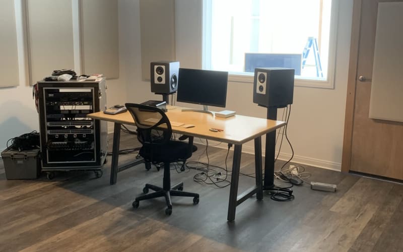 Large Natural Light Filled Recording Studio / Photo Studio Space with ...