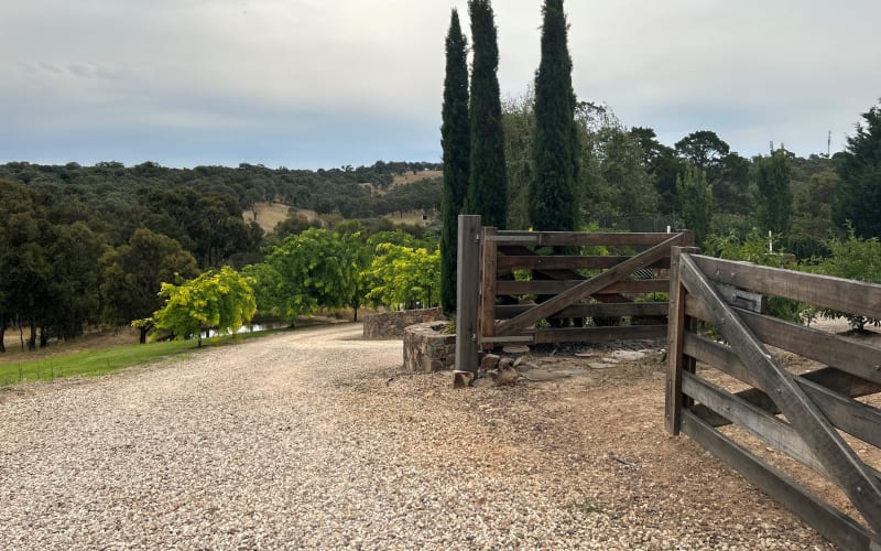 Tuscan Rustic Barn, hurstbridge | Production | Peerspace