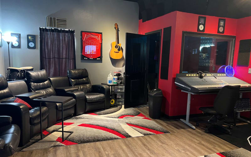 Studio Space For Hire, College Station, TX | Event | Peerspace
