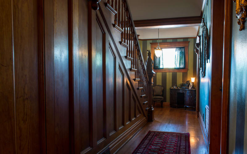 Mysterious Victorian / Craftsman House with Basement and Curiosities ...