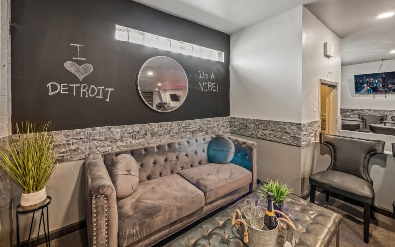 Vibe Lounge | Detroit Vibes Artsy Event Space | Outdoor Patio, Detroit ...