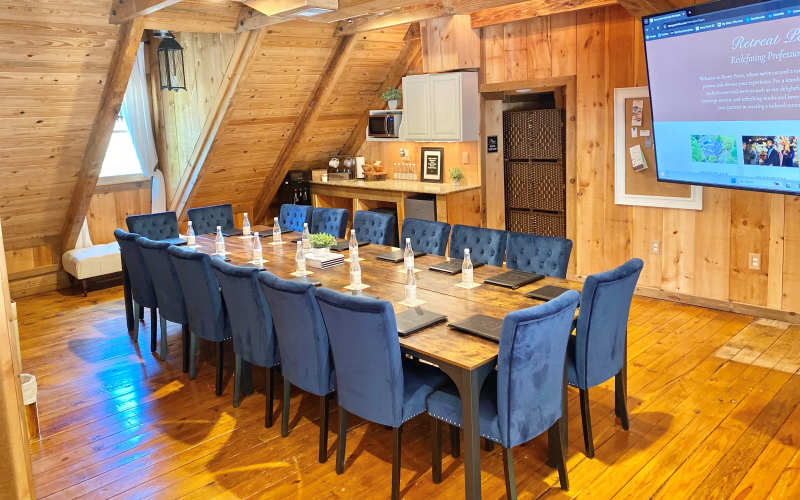 Vaulted Conference Room & Lounge with View of Outdoor Oasis - Seats 16 ...