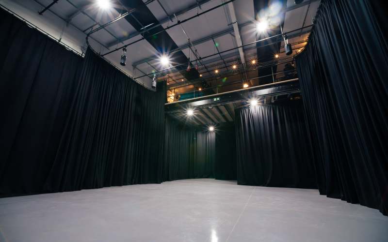 Studio Facility | Large Open-plan Film And Photo Studio with high ...