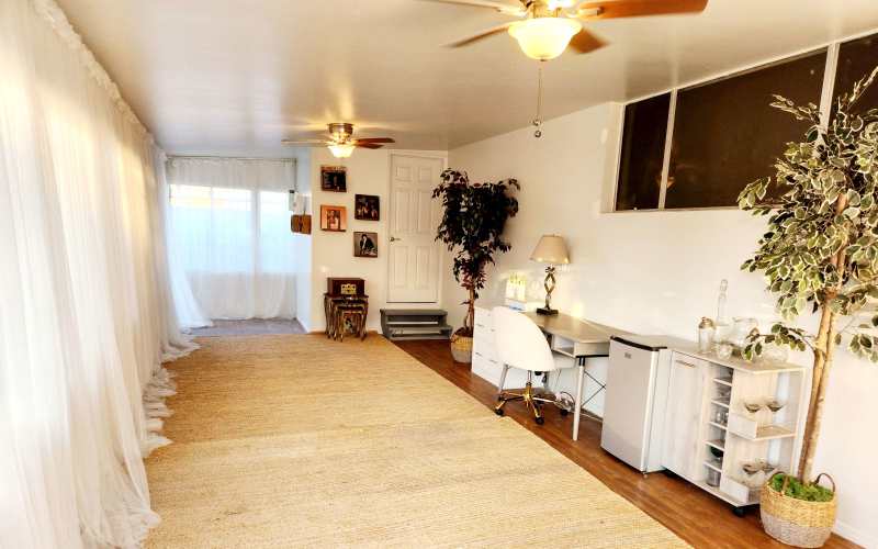 Retro Chic Clubhouse in Manchester Square, Los Angeles, CA | Event ...