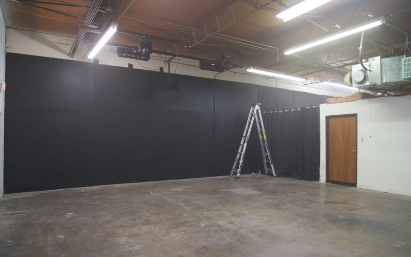 NEW Dallas Studio Warehouse (Projector, Lasers, Photo Studio, Video ...