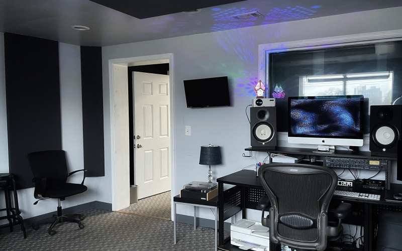 Full recording and film studio for music production or photo/video ...