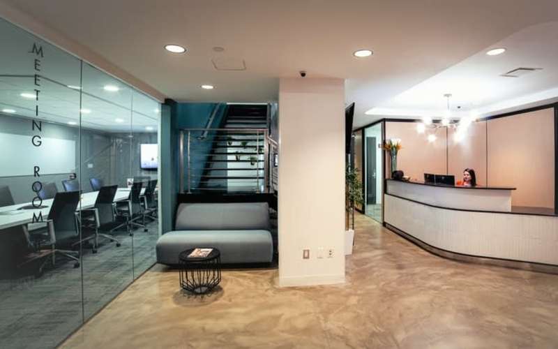 Wall Street Meeting Room for 8 , Square Meeting Space D with Amenities ...