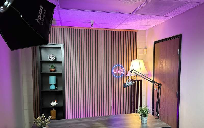 Professional Podcast Studio With Modular Backdrops, Upland, CA ...