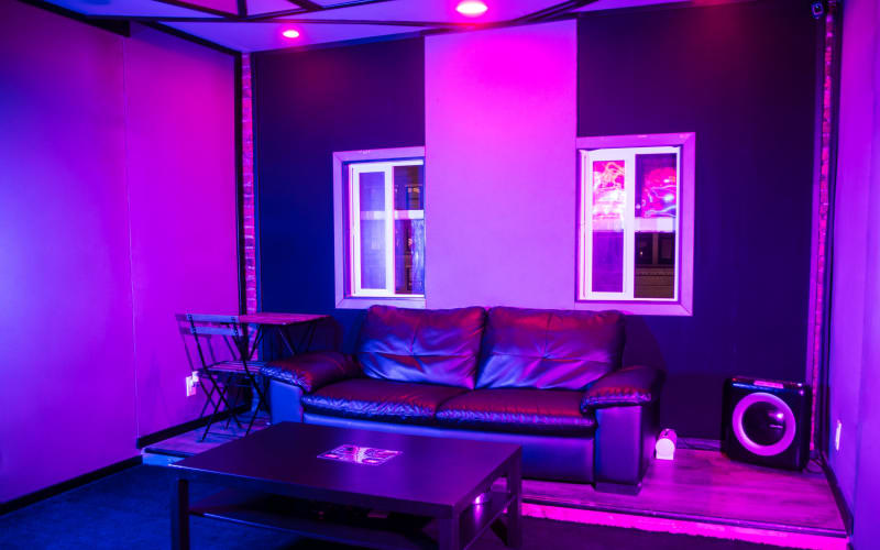 Downtown Spaceship-style Penthouse Recording Studio | Ice Cream Sound ...