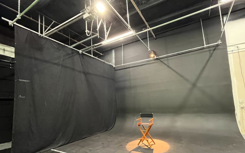 Black Cyc Wall / Black Void, Miami Lakes, FL | Production | Peerspace