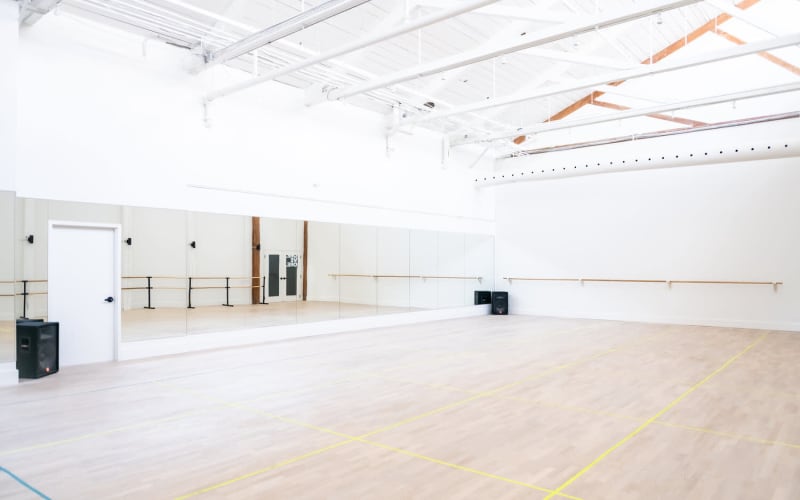 Spacious Studio w/ Large Mirrors - Toronto, Toronto | Production ...