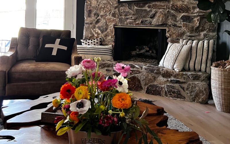 Light and Bright Fully Renovated Ranch Style By The Lake (Designed by ...