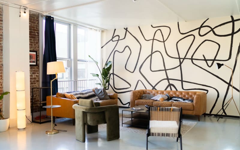 Historic Downtown Creative Loft with Multiple Backdrops and Beautiful ...