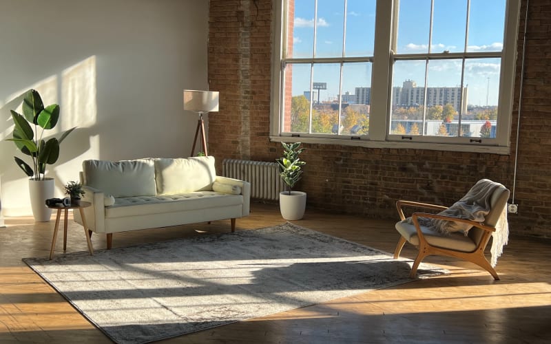 Large open concept chicago loft space with CYC WALL and strong natural ...