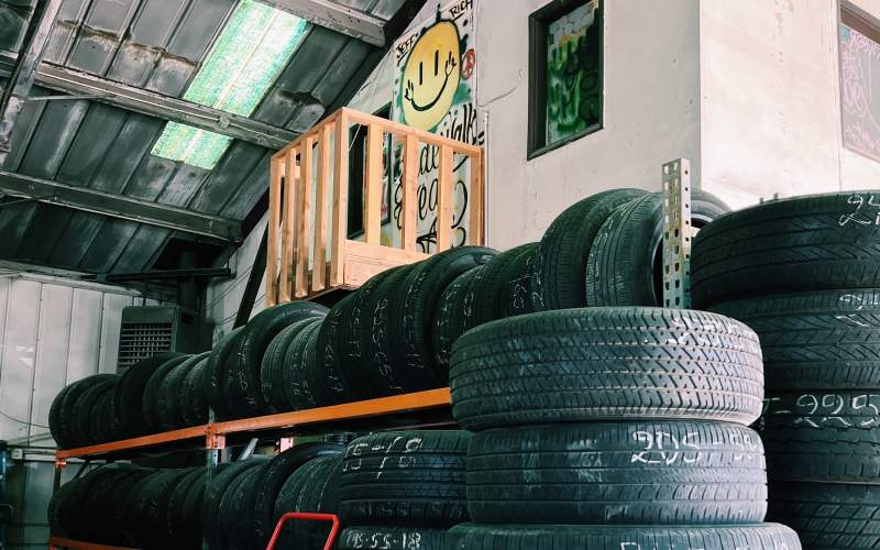 Mechanic Garage with Graffiti room, North Hollywood, CA | Production ...