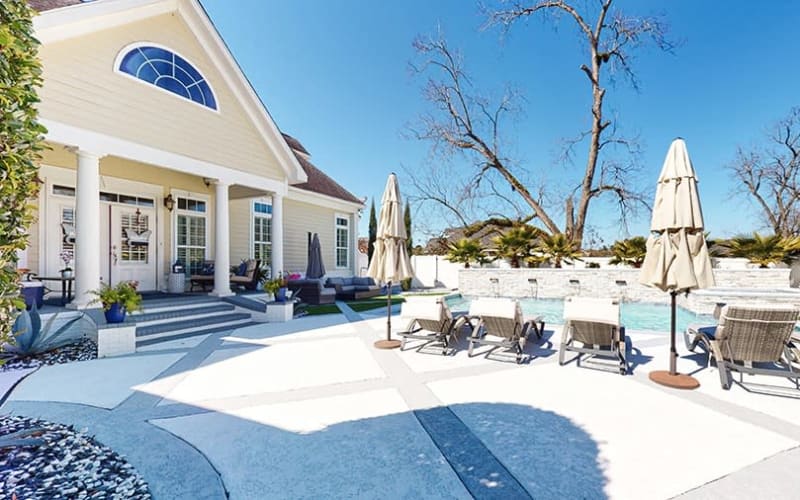 Outdoor Palm Spring Vacation Pool Deck with Hot Tub Jacuzzi ...