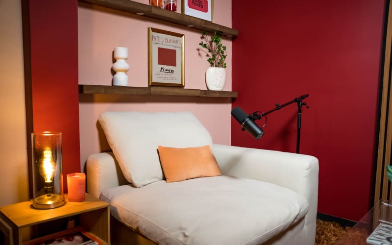 Pre-Lit Cozy Podcast Recording Studio- Burbank / Podcast Space ...