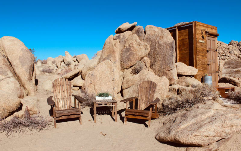 Desert hilltop glamping site with Joshua Tree landscape, Palmdale, CA ...